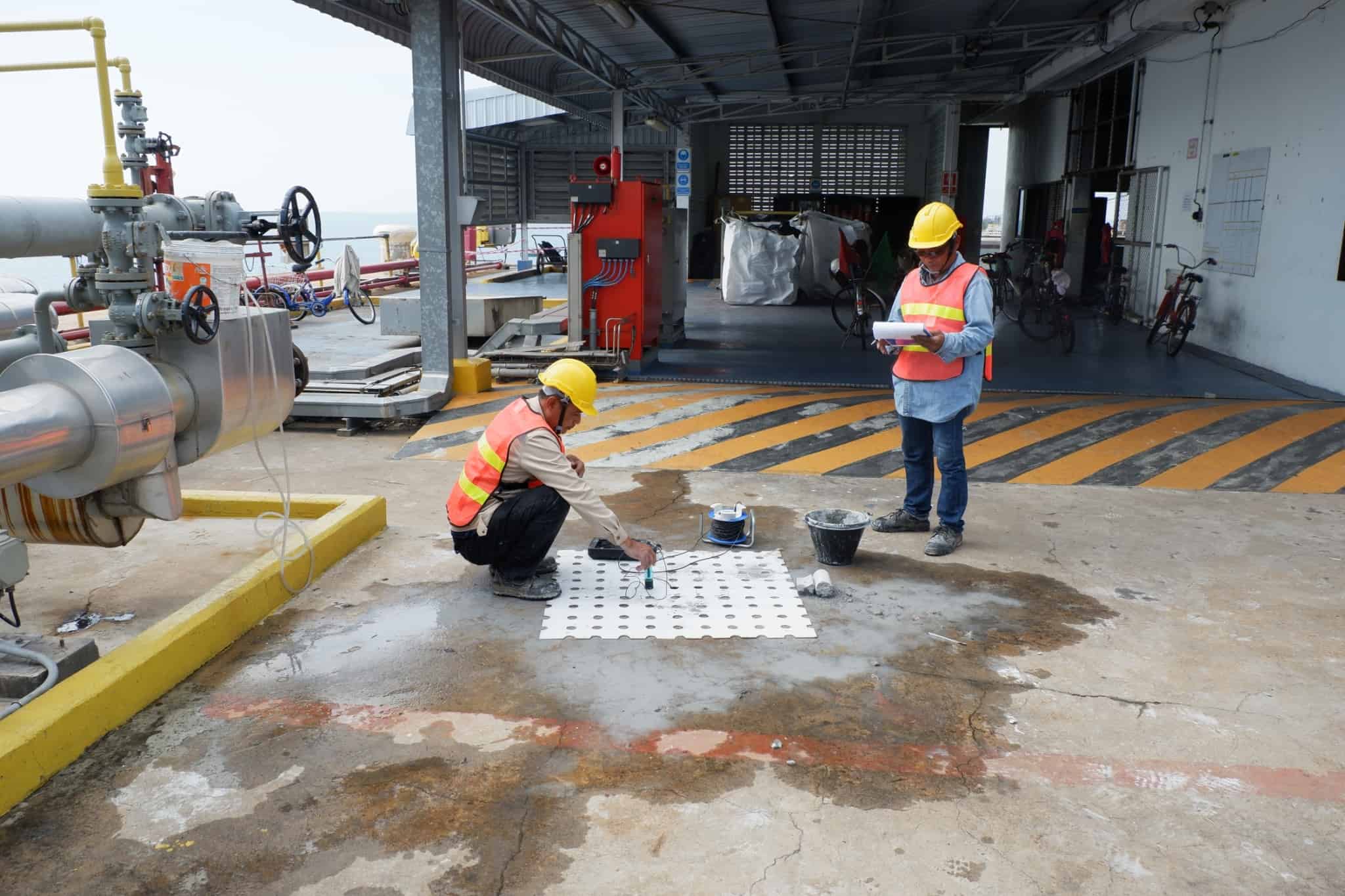 ทดสอบโครงสร้างท่าเทียบเรือ WF2 IRPC PORT - COSMO CTC